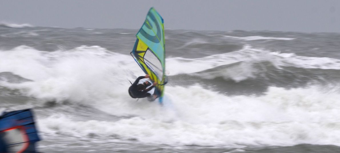 Windsurf-Fahrtechnik-Video - der Backloop - dailydose.de
