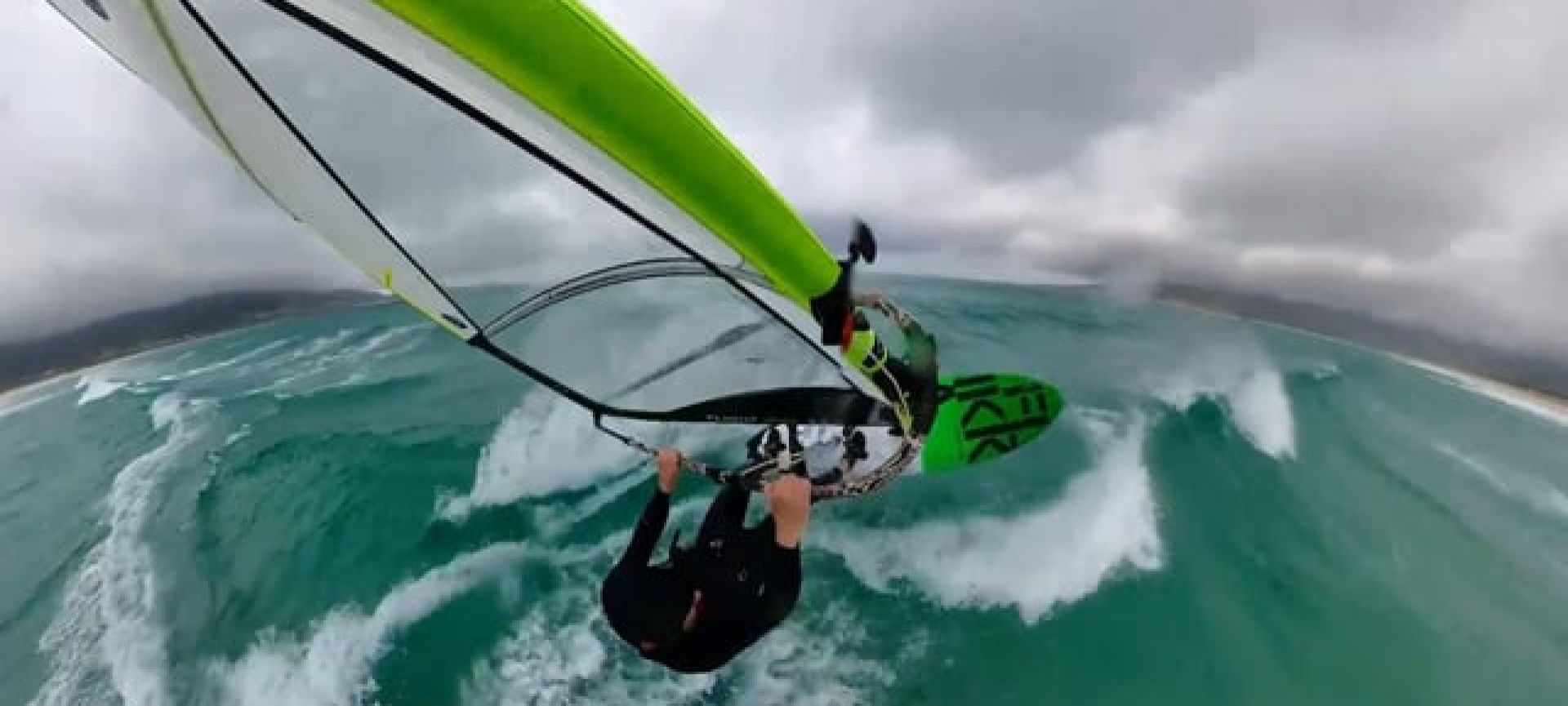 Windsurfing & Wingfoiling in Spain - dailydose.de
