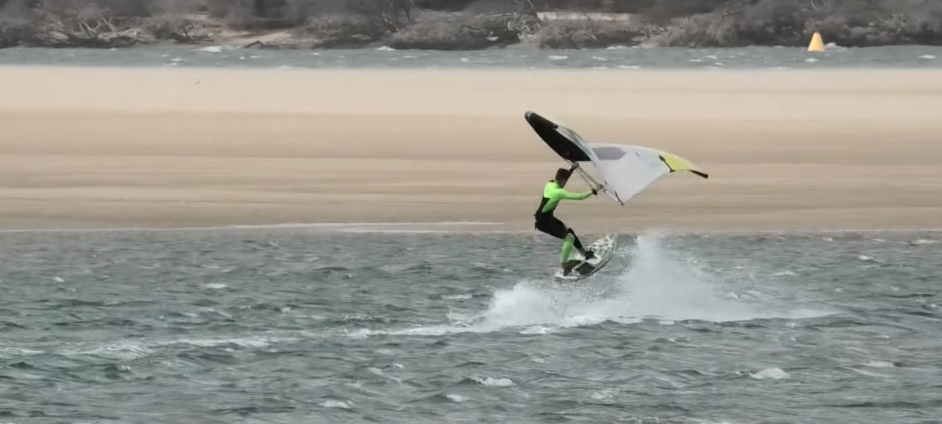 Wingen mit einem Surfboard - dailydose.de